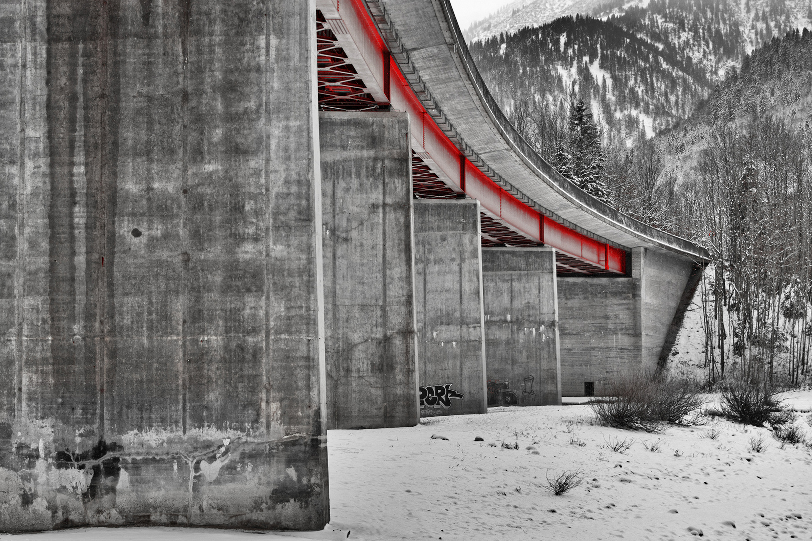 Die rote Linie Foto & Bild | architektur, straßen & brücken ...