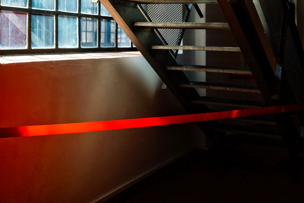 Die rote Linie Foto & Bild | abstraktes, linien, lvr altenberger zink ...