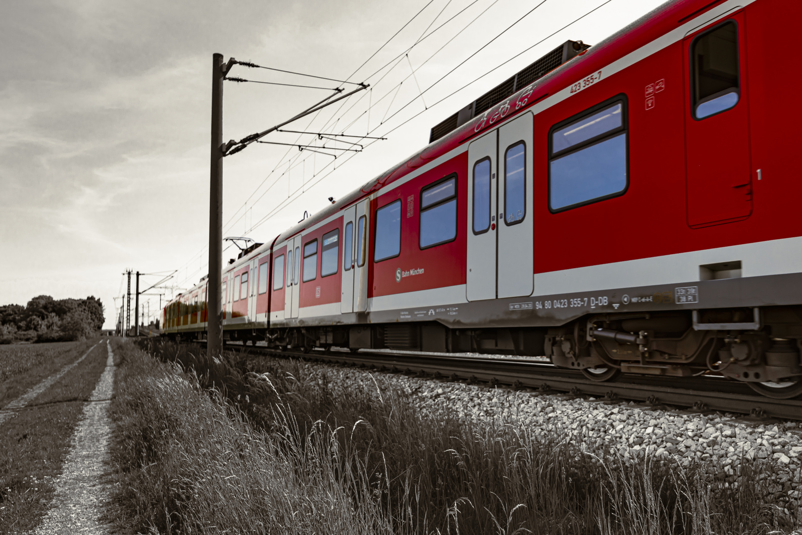 Die rote S-Bahn Foto & Bild | colorkey, bearbeitungs - techniken, fotos Bilder auf fotocommunity