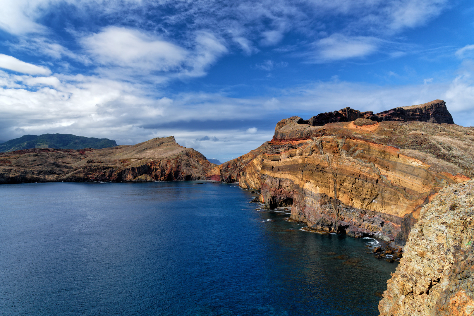 Die roten Felsen an Madeiras Ostspitze - 2 Foto & Bild | landschaft ...