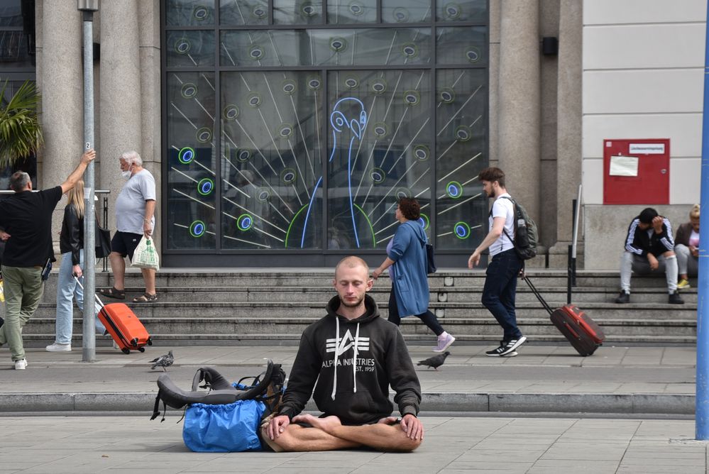 Die Ruhe in Person Foto & Bild | street, münchen, straße Bilder auf ...
