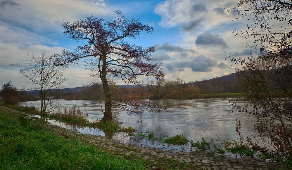 Die Ruhr läuft über Foto & Bild | landschaft, bach, fluss & see, flüsse ...