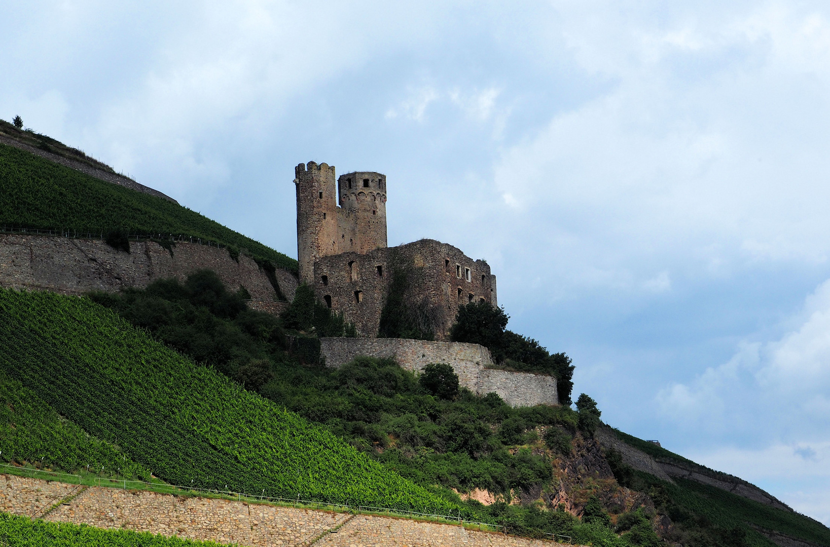 Die Ruine .....Burg Ehrenfels .... Foto & Bild | burg, architektur ...