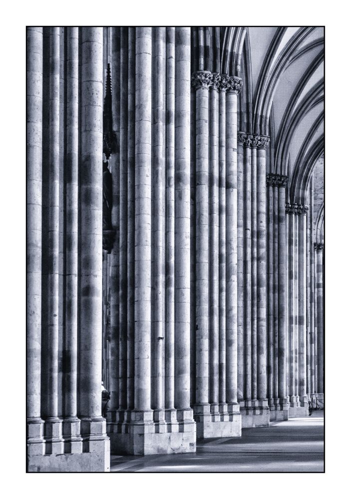 Die Säulen der Erde (SW) Foto & Bild | architektur, sakralbauten, innenansichten kirchen Bilder ...