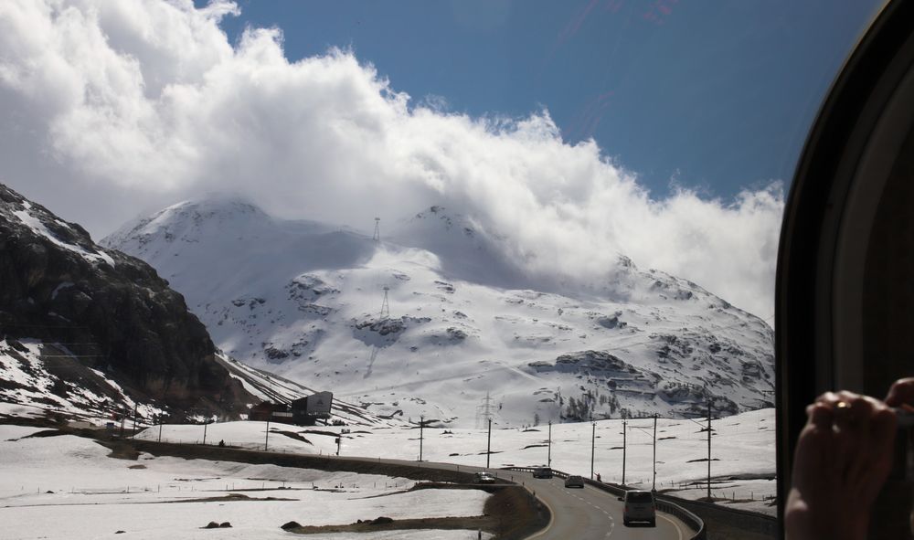 Die Station Bernina Diavolezza kommt in Sicht Foto & Bild | world ...