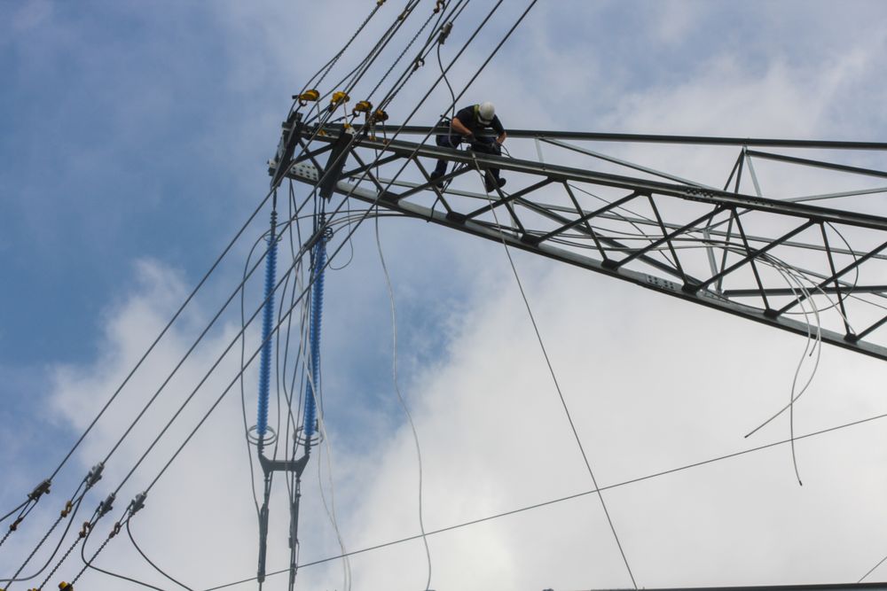 Die Stromversorger Foto & Bild | erwachsene, industrie und technik ...