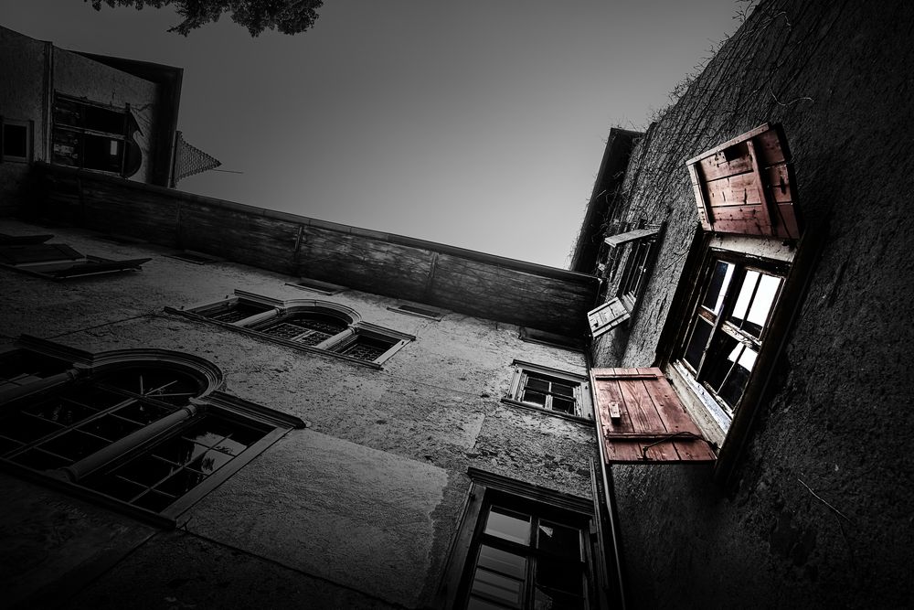 Die unheimliche Villa Foto & Bild | architektur, fotos, outdoor Bilder ...