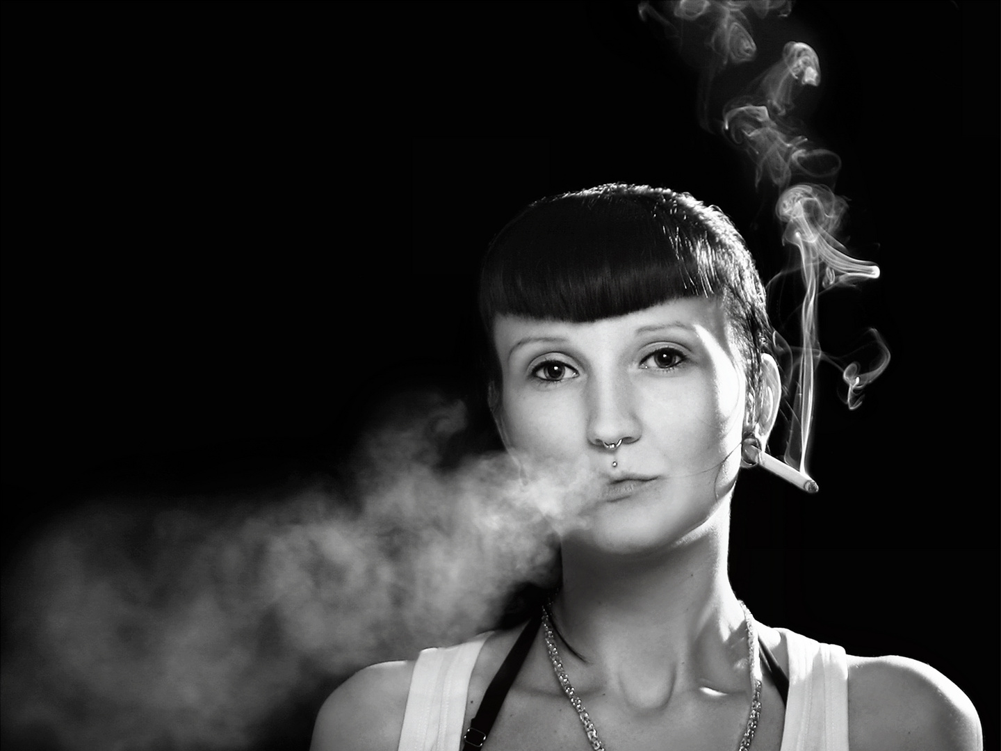 Die unterhaltsame Raucherin Foto & Bild | portrait, portrait frauen ...