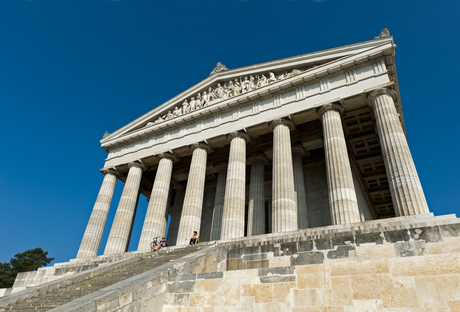 Die Walhalla oberhalb der Donau bei Regensburg Foto & Bild ...