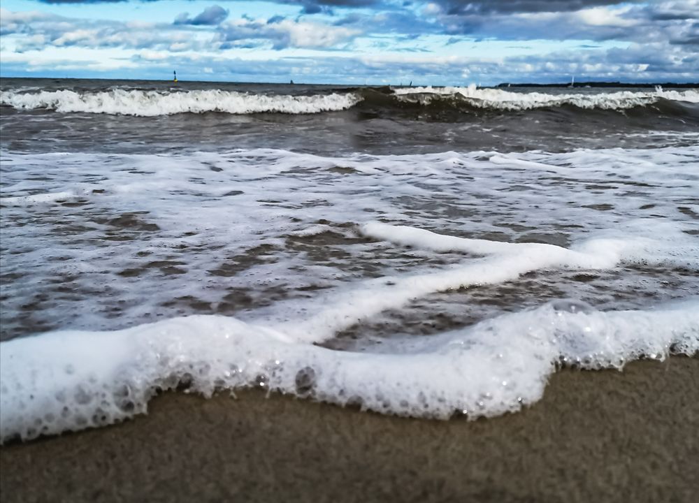 Die Welle kommt...... Foto & Bild | ostsee, meer, strand Bilder auf ...