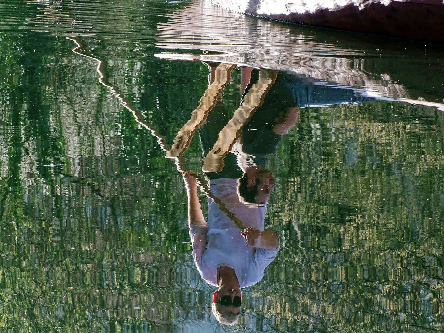 die Welt steht Kopf Foto & Bild | outdoor, menschen, neckar Bilder auf fotocommunity