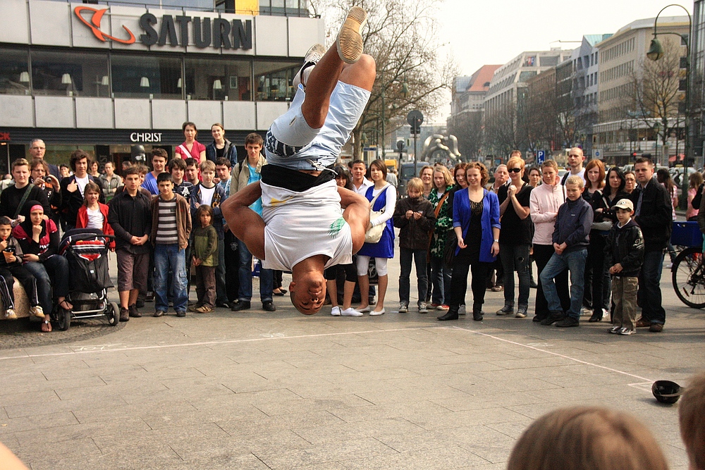 Die Welt steht Kopf, wünsche meinen fc freunden einen... Foto & Bild | deutschland, europe ...