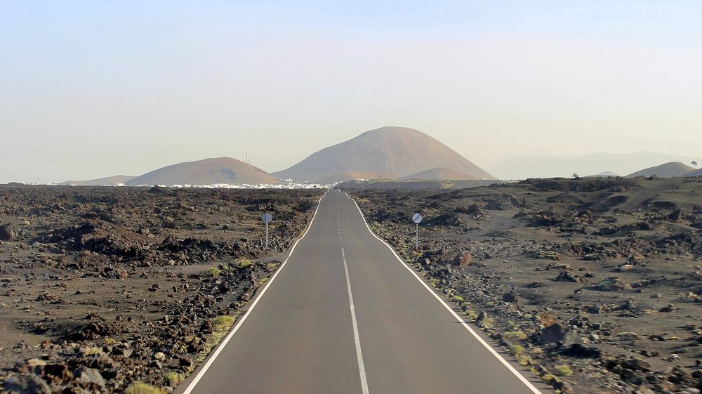 Die Woche hat g e r a d e angefangen Foto & Bild | architektur, europe ...