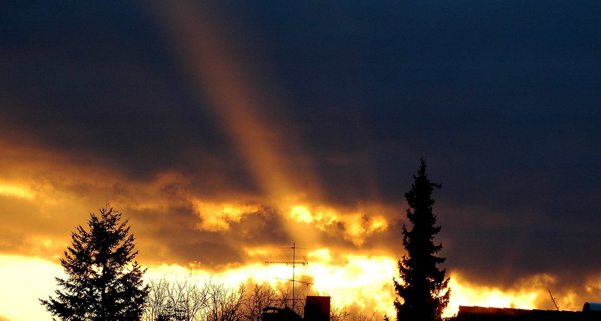 Diese stimmungsvolle Aufnahme stammt von voriger Woche. Interessant ...