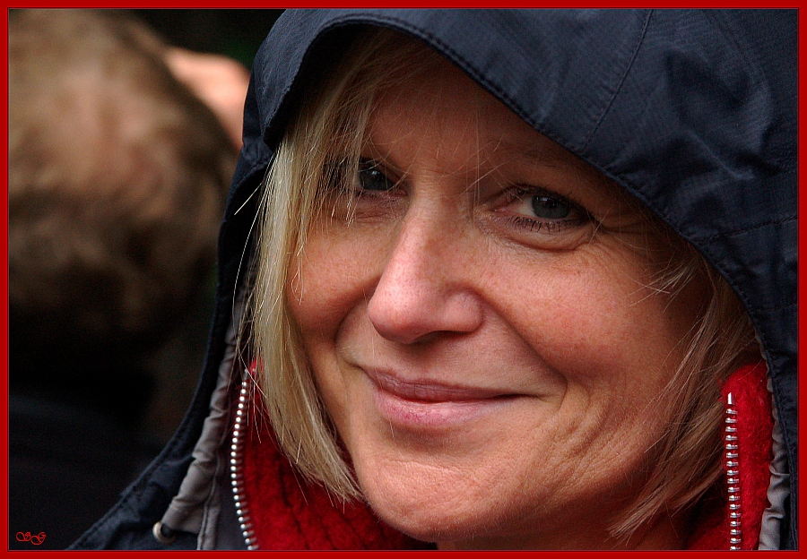 Dieses Strahlen läßt uns das Sauwetter vergessen!!! Foto & Bild | portrait, portrait frauen ...