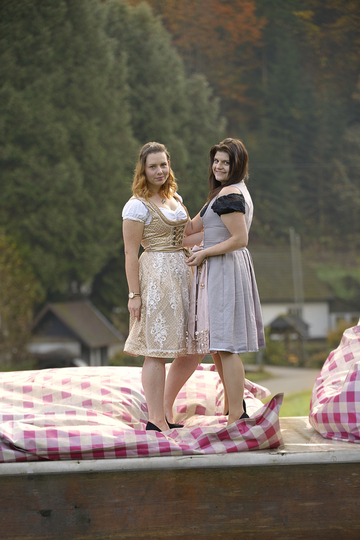 Dirndl Foto & Bild | outdoor, portrait, menschen Bilder auf fotocommunity