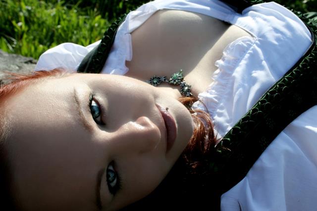 Dirndl Foto & Bild | portrait, portrait frauen, outdoor Bilder auf fotocommunity