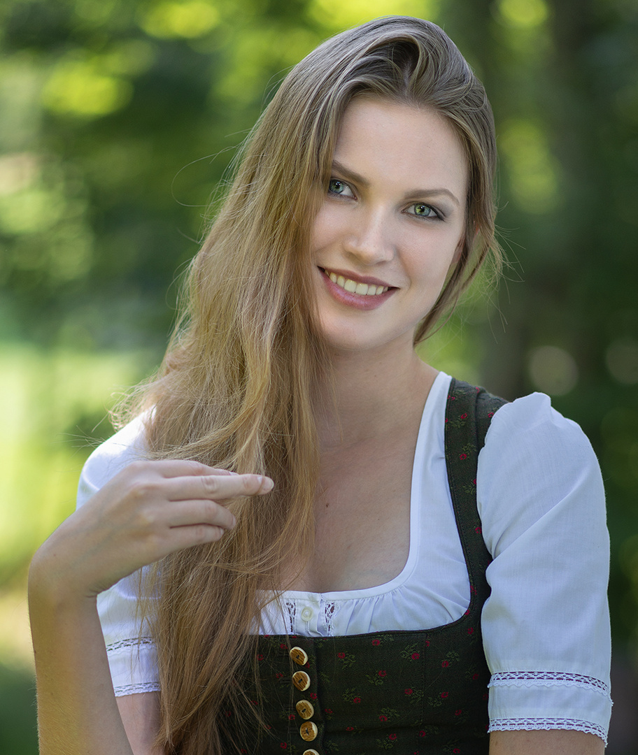 DIRNDL Foto & Bild | erwachsene menschen, portraits erwachsener, outdoor Bilder auf fotocommunity