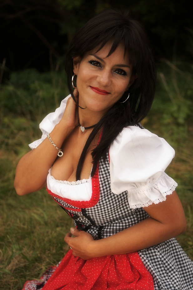 Dirndl2 Foto & Bild | portrait, portrait frauen, outdoor Bilder auf fotocommunity