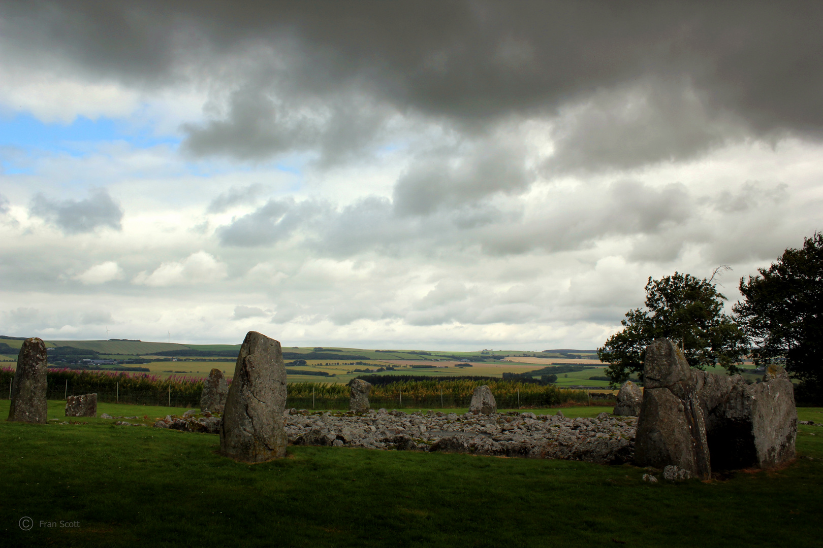 Discover my Scotland - Part 15: Loanhead of Daviot Stone Circle Foto ...
