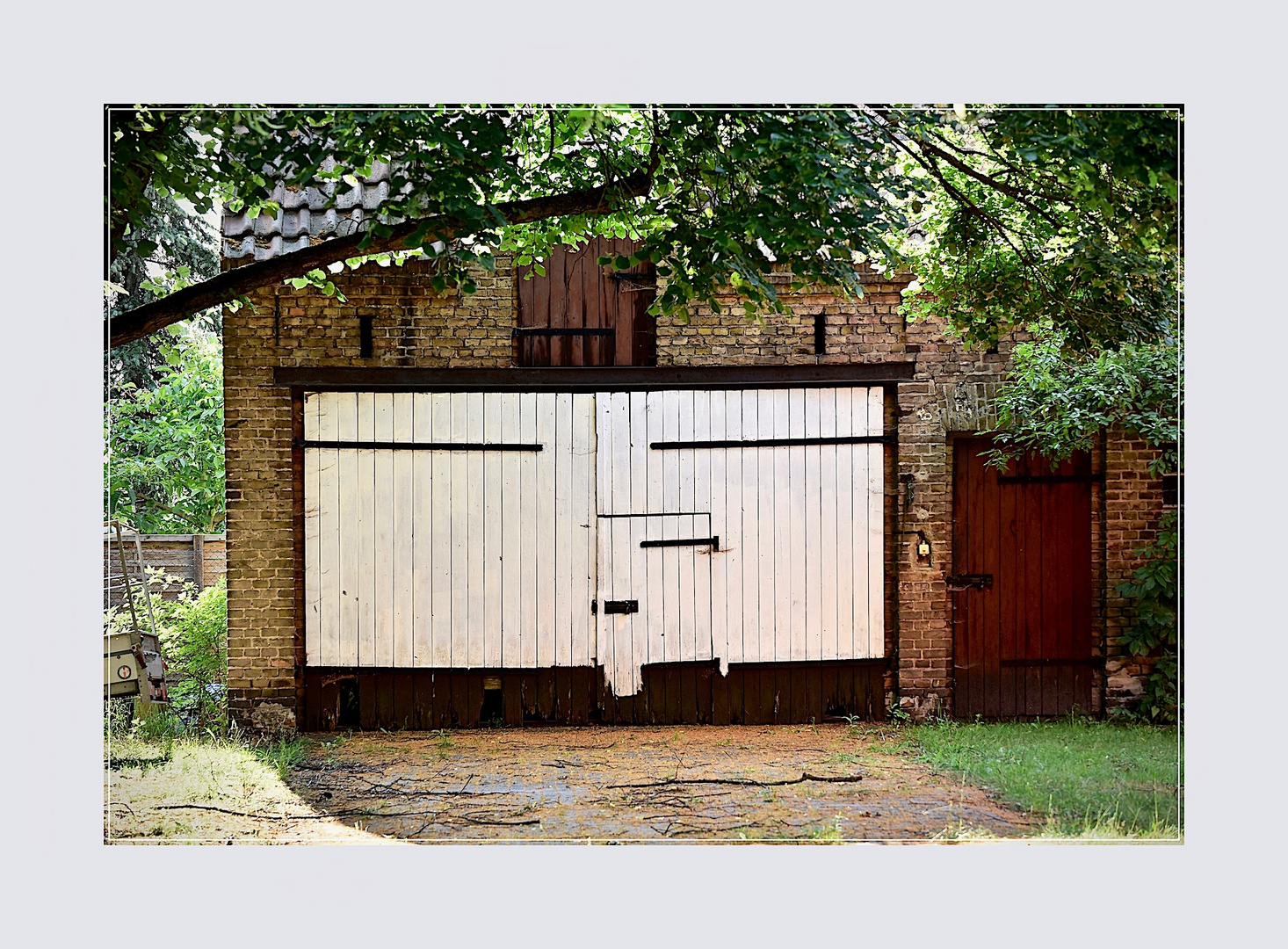 diskretes Scheunentor Foto & Bild | architektur, sonstiges, fotokunst ...