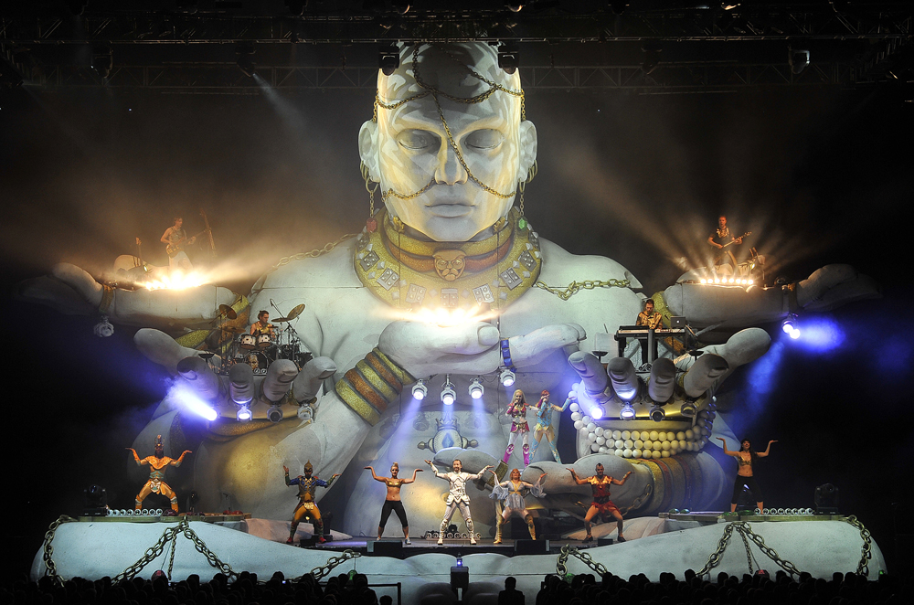 DJ Bobo begeisterte mit seiner FANTASY-Show 4.500 Besucher in Leipzig ...