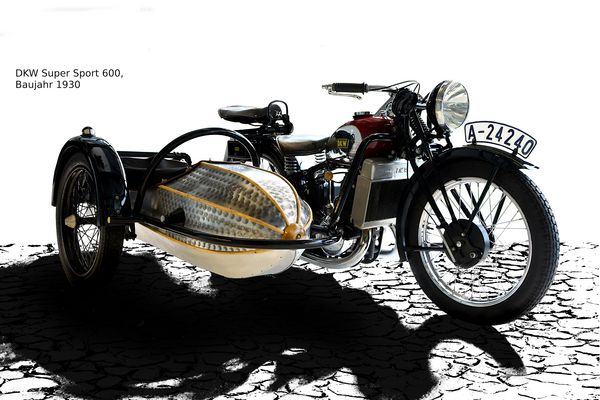 Gespanne Bilder & Fotos