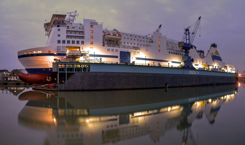 Dock V Foto & Bild | schiffe und seewege, werften, verkehr & fahrzeuge ...