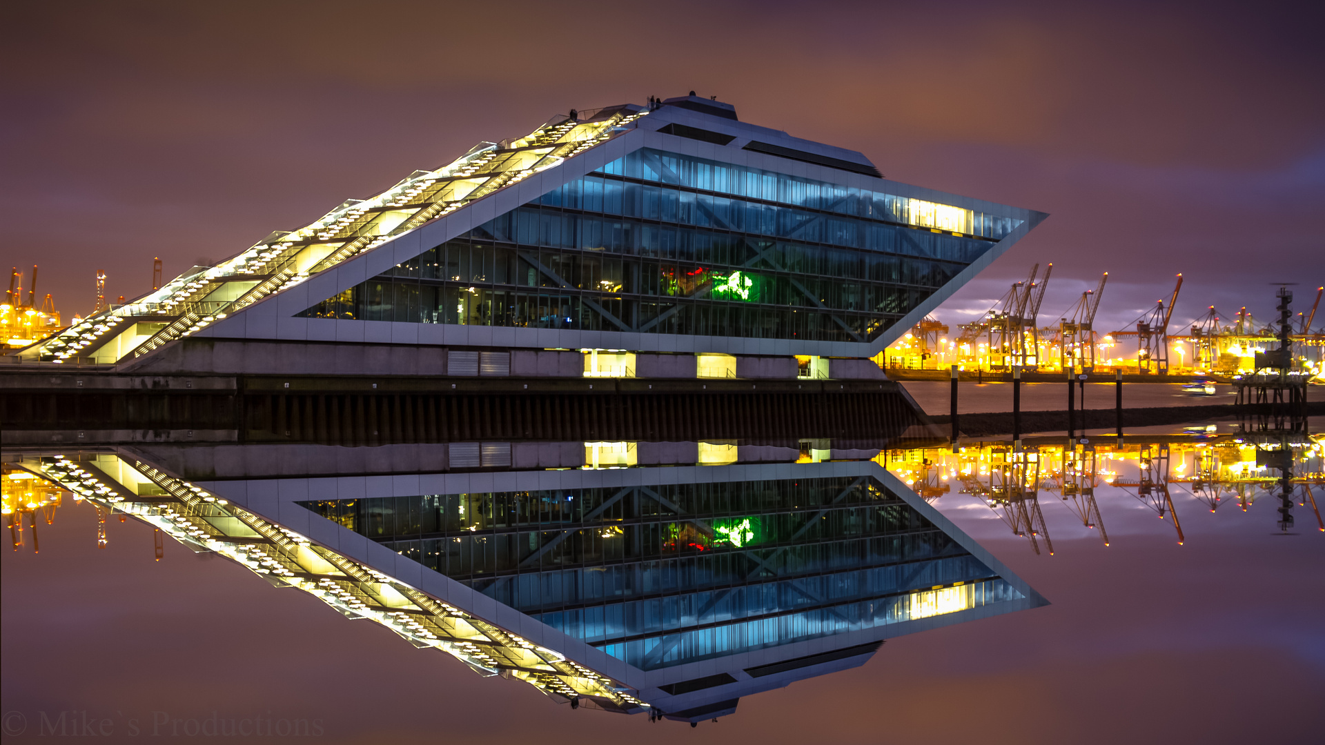 Dockland Hamburg Foto & Bild | architektur, architektur bei nacht ...