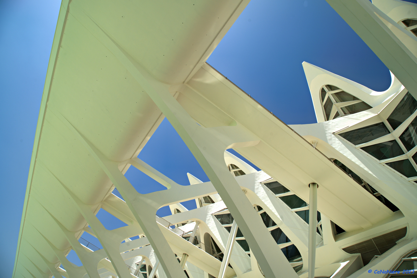 Donnerstag mit Durchblick 10.08.2023 Foto & Bild | architektur, europe, spain Bilder auf ...