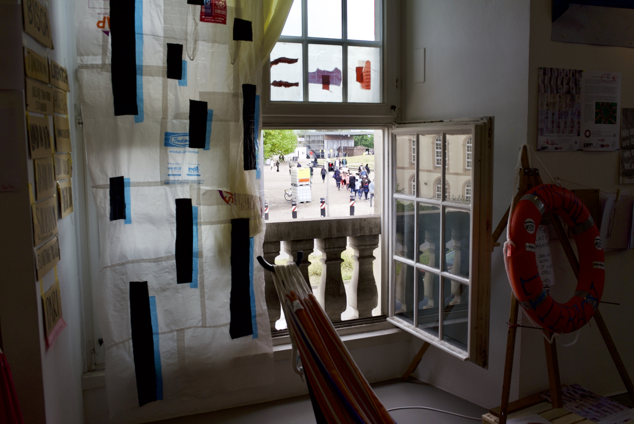 Donnerstag mit Durchblick 15.09.2022 Aus der documenta auf die documenta Foto & Bild ...