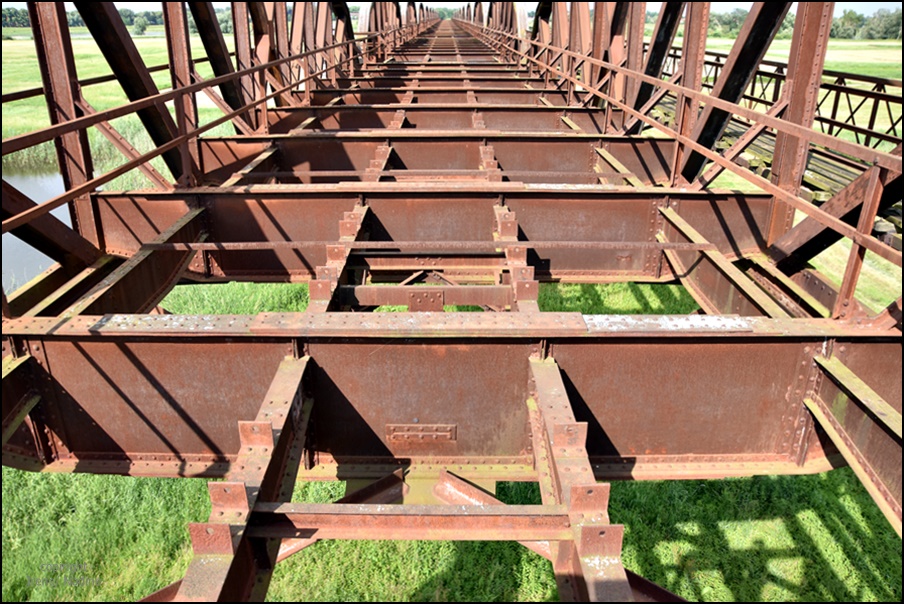 * Donnerstag mit Durchblick * Foto & Bild | architektur, straßen & brücken, projekte Bilder auf ...