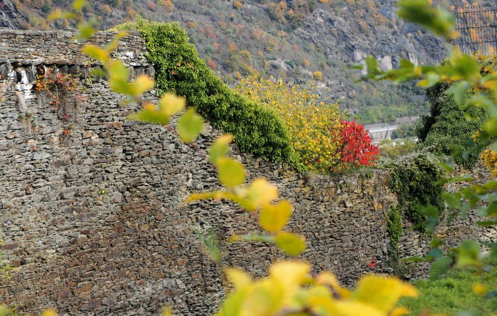 Donnerstag mit Durchblick… Foto & Bild | spezial, mauer, durchblick Bilder auf fotocommunity