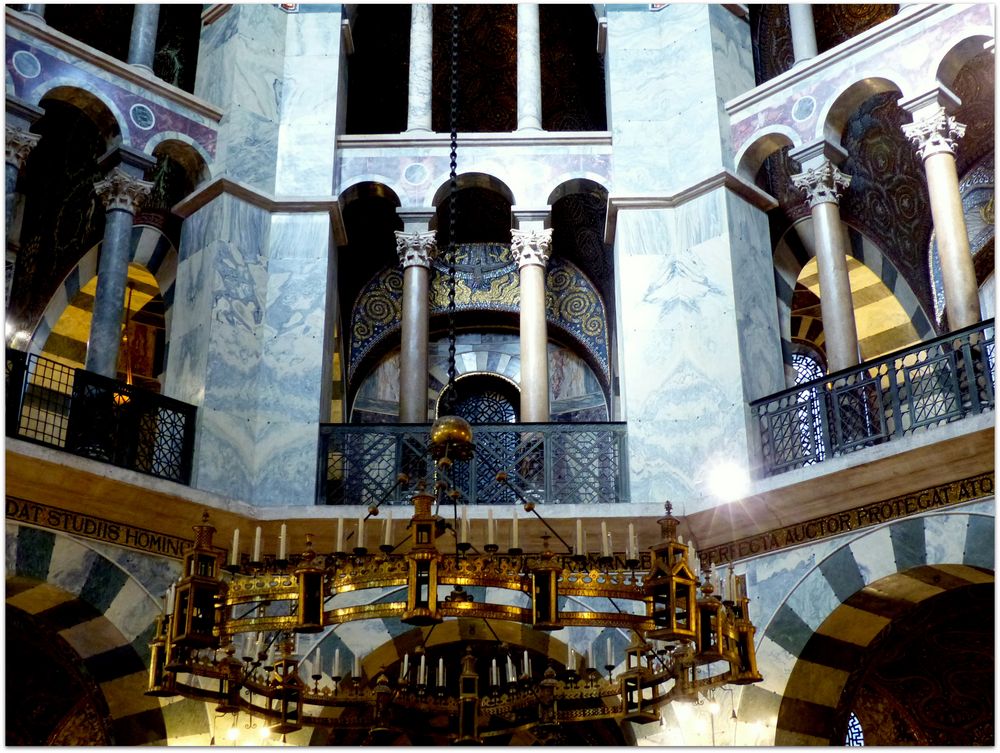 Donnerstag mit Durchblick Foto & Bild | architektur, deutschland, europe Bilder auf fotocommunity