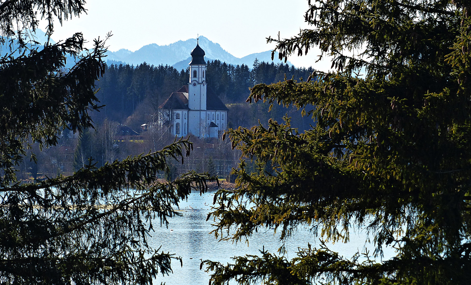 Donnerstag mit Durchblick Foto & Bild | architektur, landschaft, sakralbauten Bilder auf ...