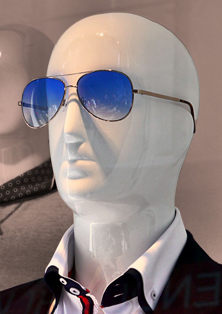 Donnerstag mit Durchblick... Foto & Bild | stillleben, projekte, schaufensterpuppen Bilder auf ...