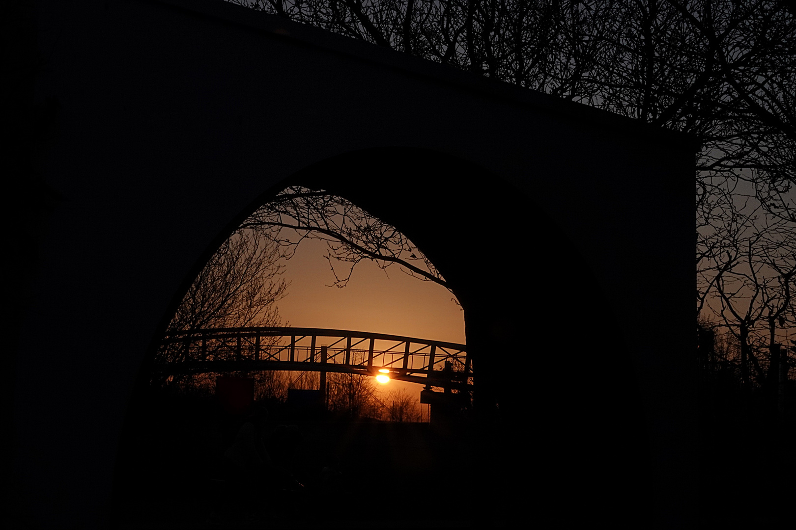 Donnerstag mit Durchblick Foto & Bild | sonnenuntergang, natur, landschaft Bilder auf fotocommunity