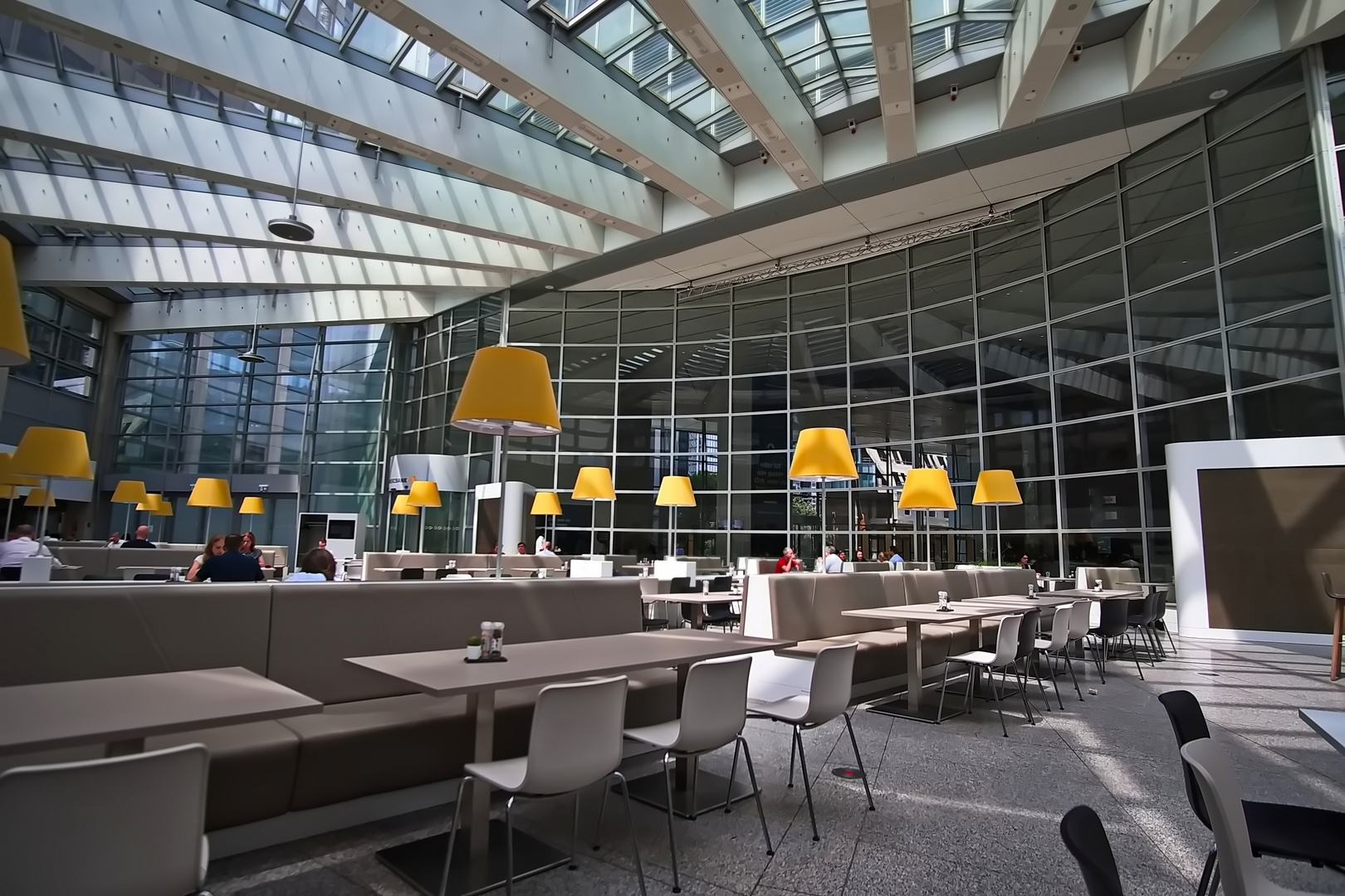 Donnerstag mit Durchblick - Durch- und Einblick in die Kantine ... Foto & Bild | architektur ...