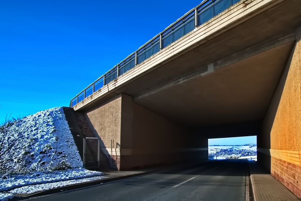 Donnerstag mit Durchblick - Durch- und Weitblick Richtung Mengelrode Foto & Bild | architektur ...