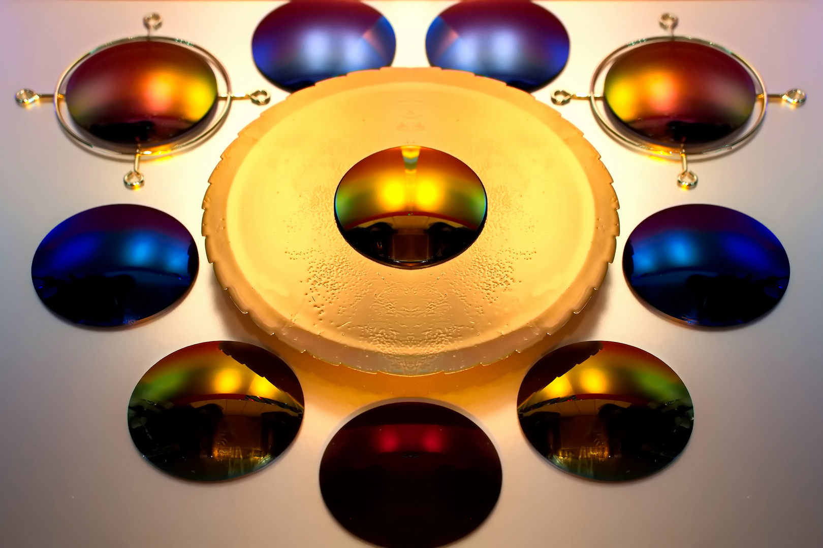 Donnerstag mit Durchblick - Spielerei mit Sonnenbrillengläsern Foto & Bild | stillleben ...