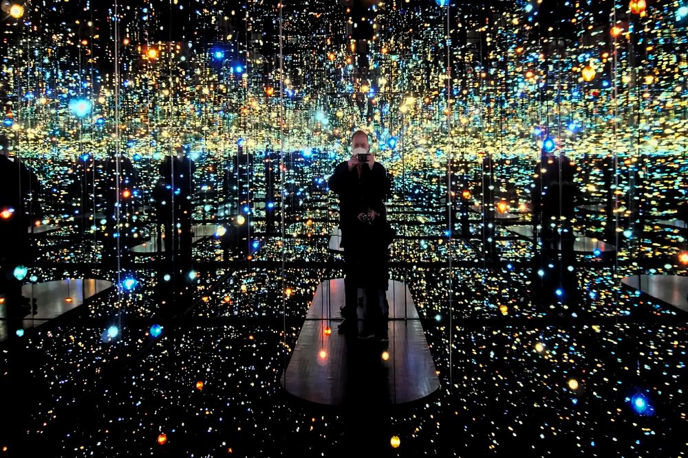 Donnerstag mit Durchblick - Wenn Opa mit dem Enkel in einer Spiegelkammer Magie erlebt Foto ...