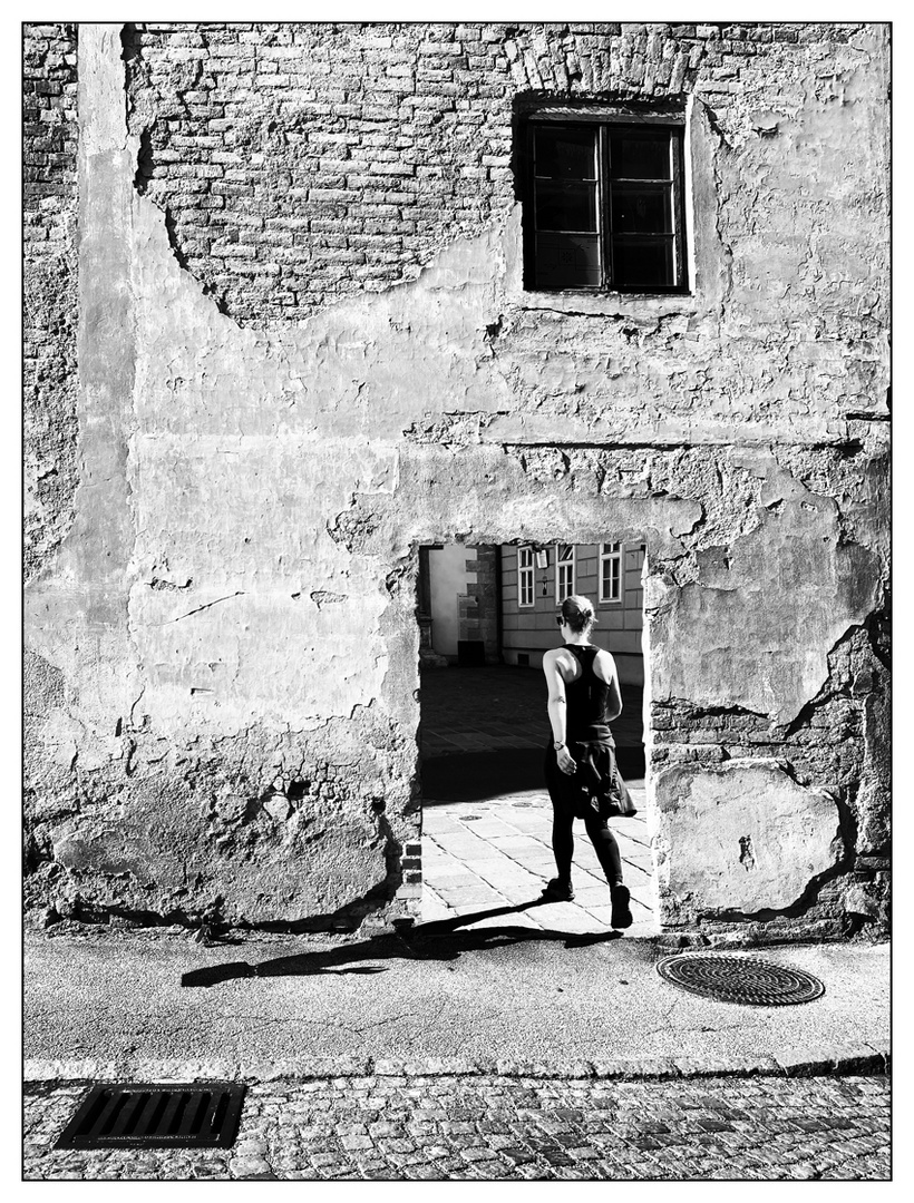 Donnerstag mit Durchgang ! Foto & Bild | streetfotografie mit menschen, projekte, donnerstag mit ...