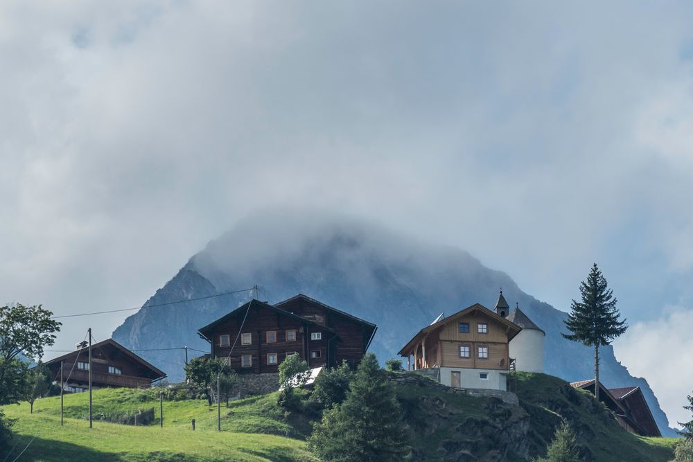 Dorf am Berg und vorm Berg Foto & Bild | europe, Österreich, landschaft ...