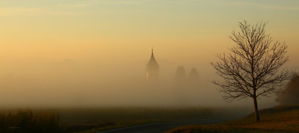 Dorf im Nebel Foto & Bild | landschaft, nebelstimmungen, wetter Bilder auf fotocommunity