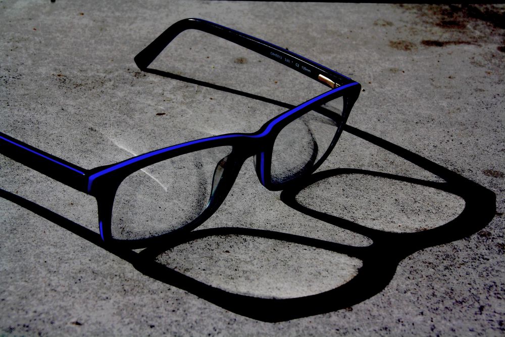 DOUBLE FOYER... photo et image | nature morte, ombre, lunettes Images ...