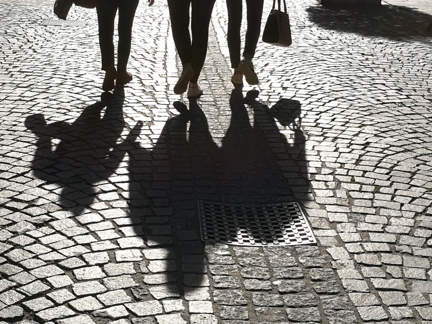 ...dove c'è molta luce, l'ombra è più nera... Foto % Immagini ...