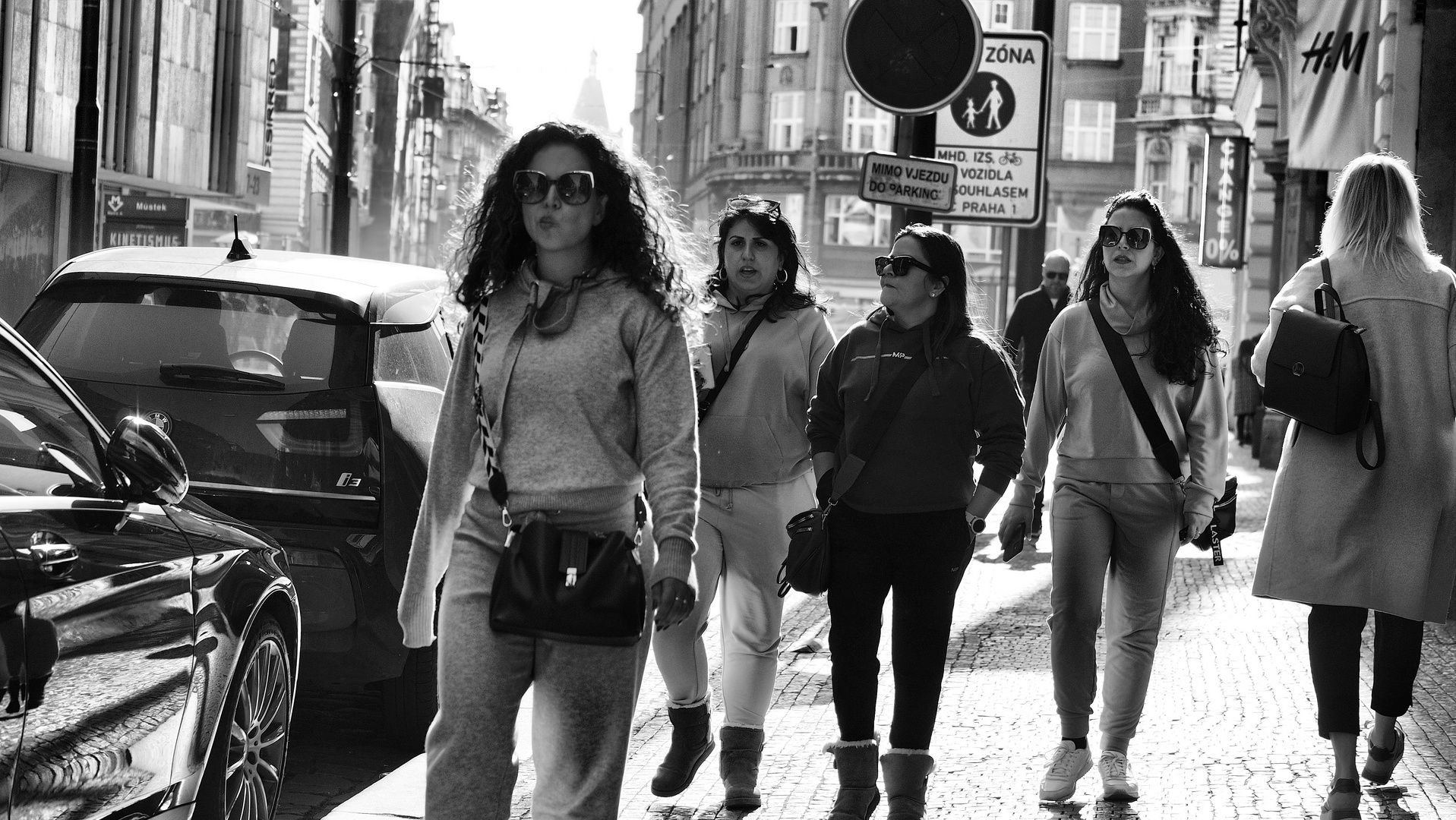 Downtown Girls Foto & Bild | city, people, street Bilder auf fotocommunity