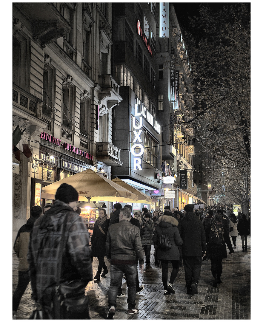 Downtown People - In The Midnight Hour Foto & Bild | erwachsene menschen, streetfotografie mit ...