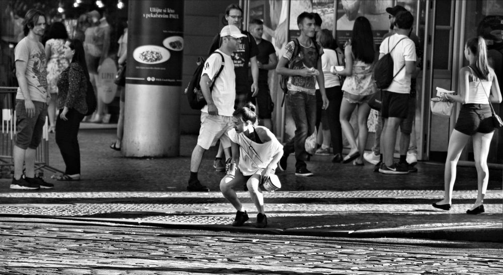 Downtown People - Invisible Chair Foto & Bild | erwachsene, streetfotografie mit menschen ...