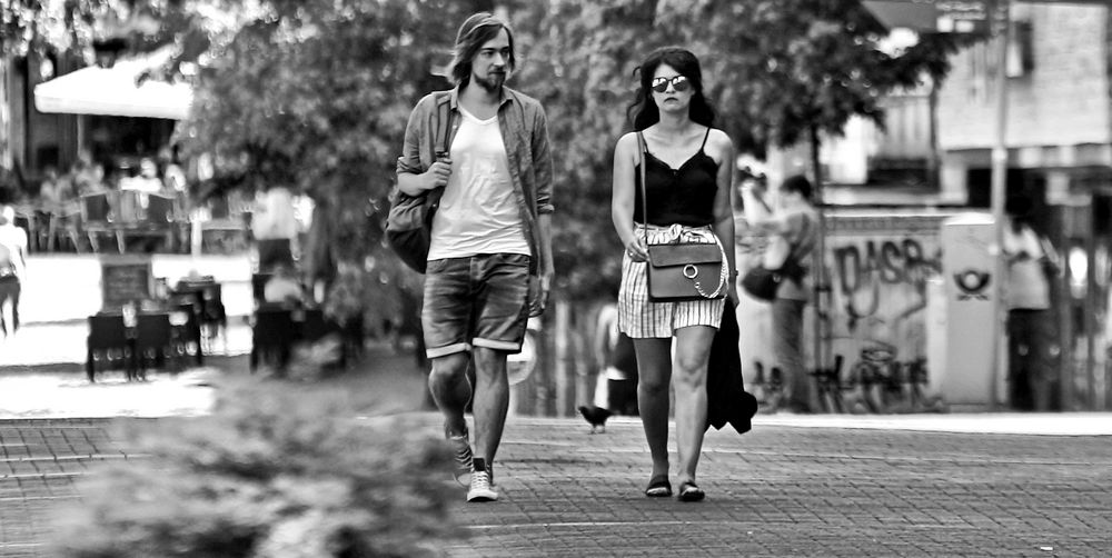 Downtown People - Passing By Foto & Bild | erwachsene, streetfotografie mit menschen, street ...